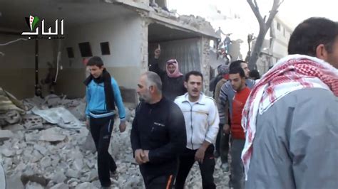 حلب تادف محاولة انتشال الجثث من تحت الأنقاض 10 12 2013 Youtube