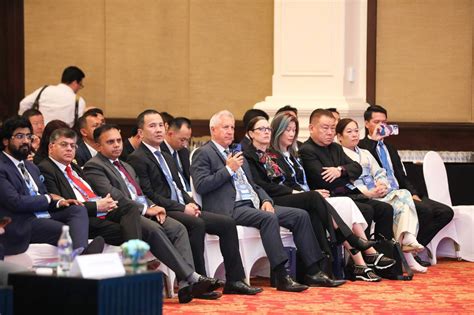 ថ្លែងសុន្ទរកថាគន្លឹះបើកវេទិកាពិភាក្សា និងចូលរួមជាវាគ្មិនកិត្តិយសពិភាក្សាជុំវិញប្រធានបទ