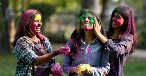 Holi 2024 No Pool Party Rain Dance In Water Crisis Hit Bengaluru