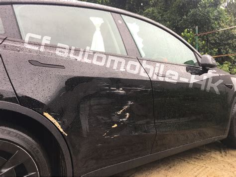 爛車維修汽車噴油車身花痕修補凹痕還原汽車翻身噴油還原靚靚拳修復纖維 車身膠件打沙翻新鈑金打正撞車嚴重損毁 汽車配件