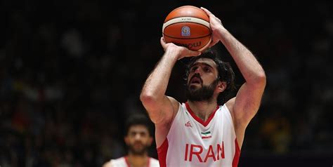 صمد نیکخواه بهرامی خوشحال کردن مردم اولویت هر ورزشکاری است طرفداری