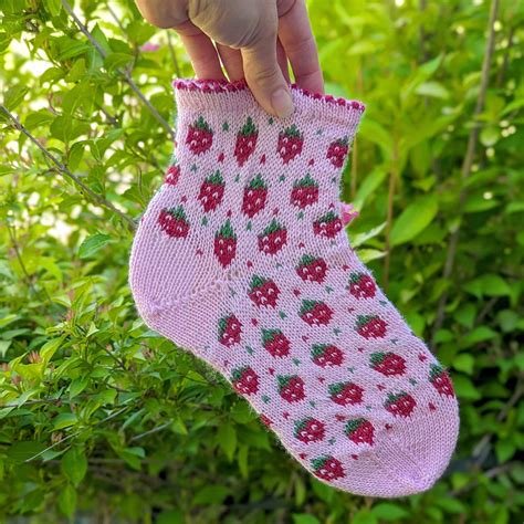 Itty Bitty Berry Socks Everyday Knits Yarn Love