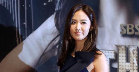 [포토]권유리 타이트한 드레스 아찔하네