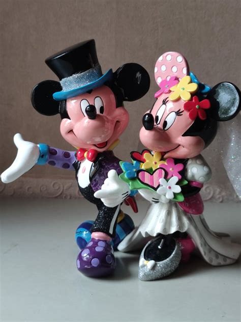 Disney Romero Britto Figurine Minnie And Mickey Married Couple