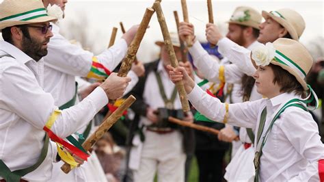 Straw Bear Is Burnt To Mark End Of Whittlesey Festival Bbc News