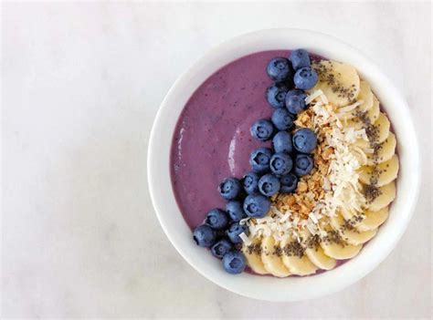 Berry Almond Smoothie Bowl