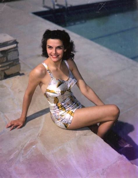 Jane Russell One Of Hollywood S Leading Sex Symbols In The S And S Vintage Everyday