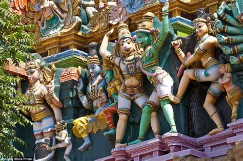 Indias Meenakshi Temple Are An Explosion Of Vibrant Shades And 33k