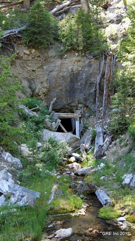 Near Bruneau Idaho Is Caves And Formations Carved Out Of Solid Rock