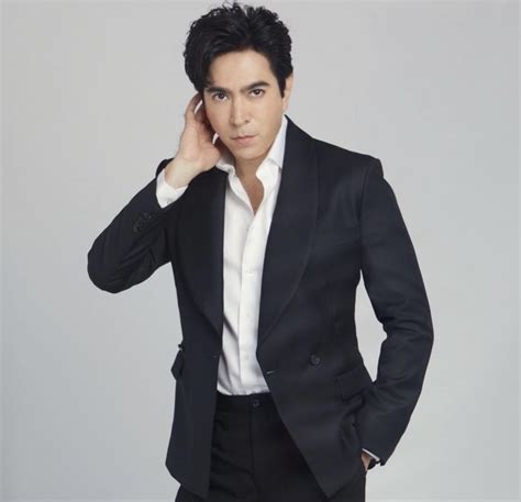 “แซม ยุรนันท์” หน้าเด็กจนไม่น่าเชื่อว่าปีนี้อายุ 60 จะได้รับเบี้ยผู้สูงอายุแล้ว