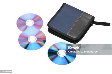 고립 된 흰색 배경에 Cd 및 Dvd의 경우 0명에 대한 스톡 사진 및 기타 이미지 0명 가방 개인 장식품 Istock