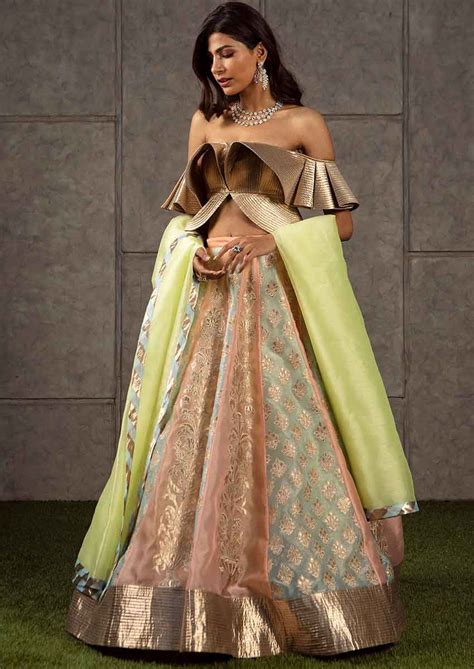 Chic And Elegant Off Shoulder Blouse Designs And Lehenga To Consider For