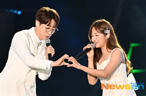 안성훈 정다경 커플하트 포토엔hd 손에 잡히는 뉴스 눈에 보이는 뉴스 뉴스엔