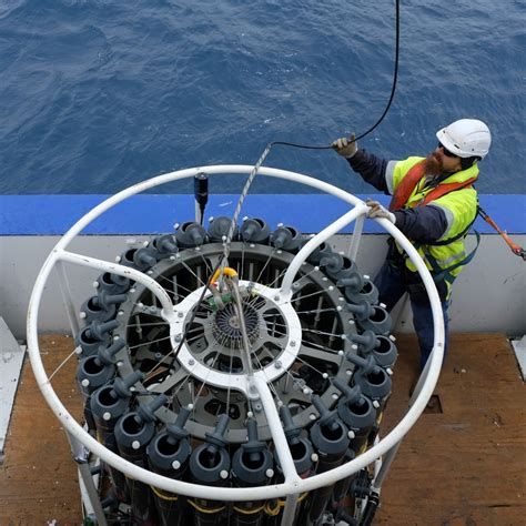 Deploying Ctd Hoisting Earth Sciences New Zealand Niwa