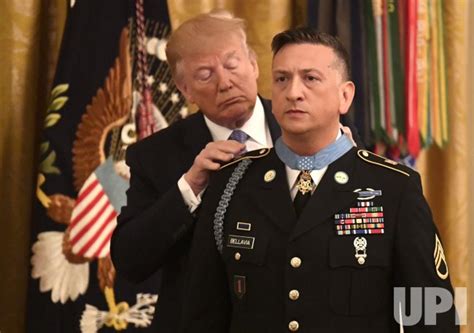 Photo President Trump Awards Medal Of Honor To Iraq War Soldier Ssgt