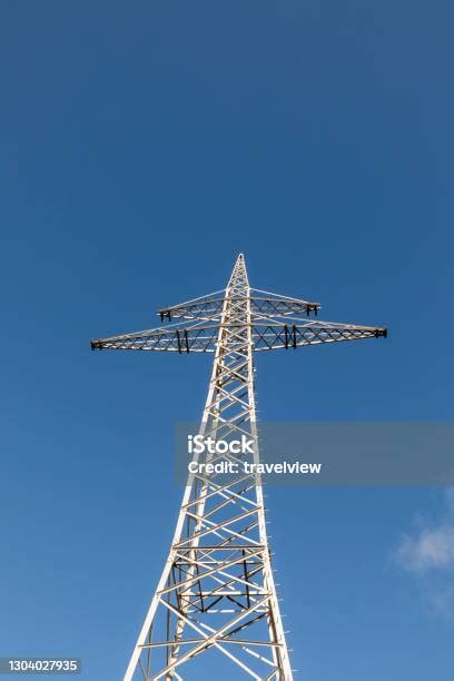 푸른 하늘 아래 발전소에서 전기 철탑 0명에 대한 스톡 사진 및 기타 이미지 0명 가을 강철 Istock