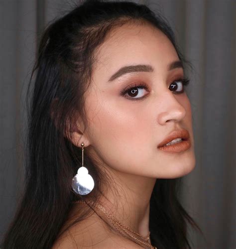 Satu Warna Untuk Semua Sontek Yuk Ide Monochromatic Make Up Look Ala Selebgram Hits Ini