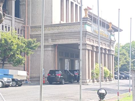 KPK Benarkan Geledah Kantor PTPN XI Di Surabaya