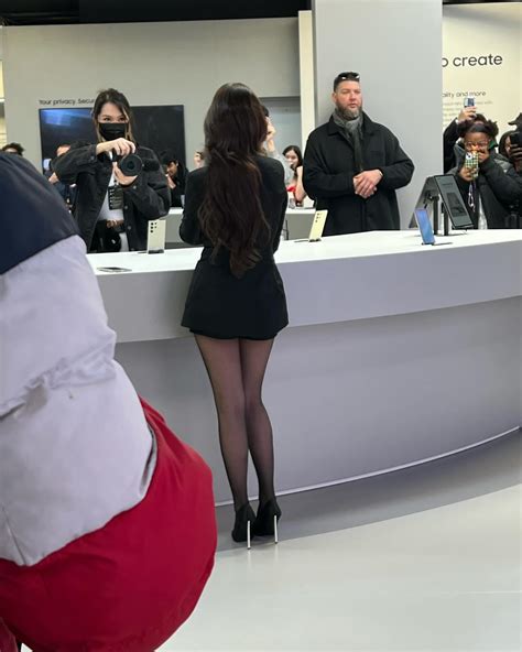 正妹 Momoland Nancy 黑絲 Beauty 表特快照