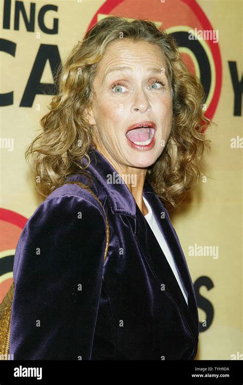 Lauren Hutton Arrives For The Good Morning America 30th Anniversary