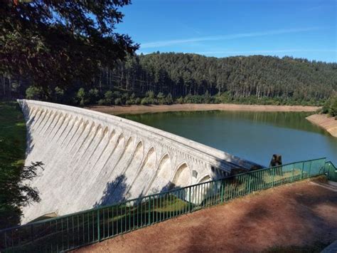 Deux Barrages Pour Un Circuit De Balade Renaison 42370
