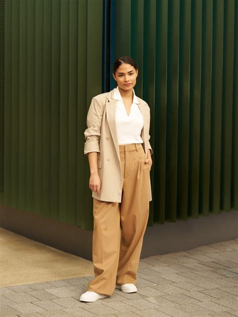 「폴로스웨터반팔、더블브레스트재킷셋업가능」의 착용 스타일링 리스트 Uniqlo