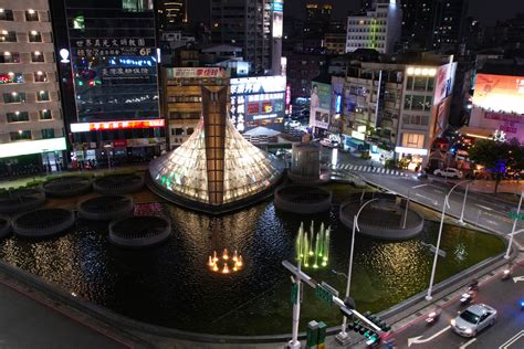 美麗島站新設光影水景噴泉 城市中軸線再添美感亮點
