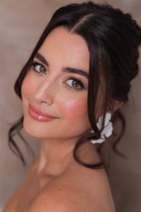 Classic Vs Contemporary Bridal Makeup Which Style Is Right For You