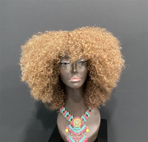 Lotta Body Wig Essence Wigs