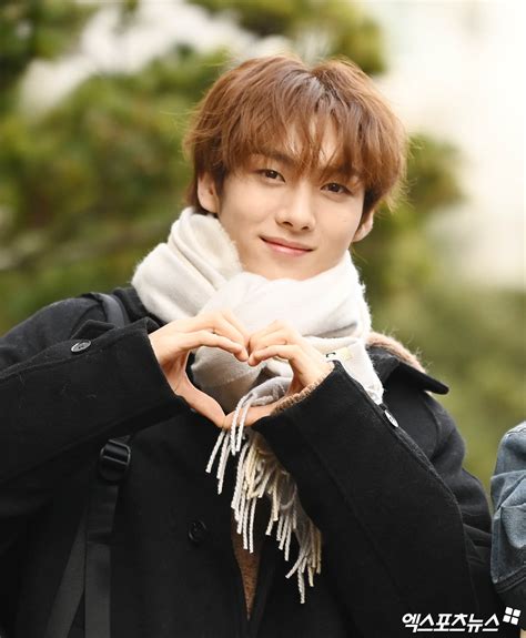 투어스 영재 사랑 담아 하트 엑s Hd포토