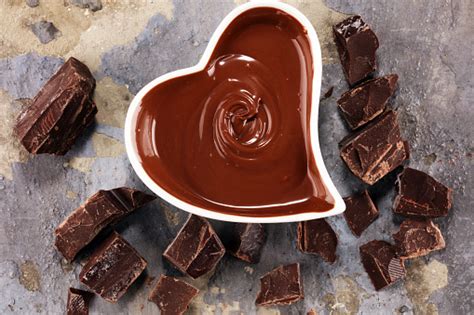 Melelehkan Cokelat Cokelat Meleleh Cokelat Pusaran Dan Tumpukan Foto