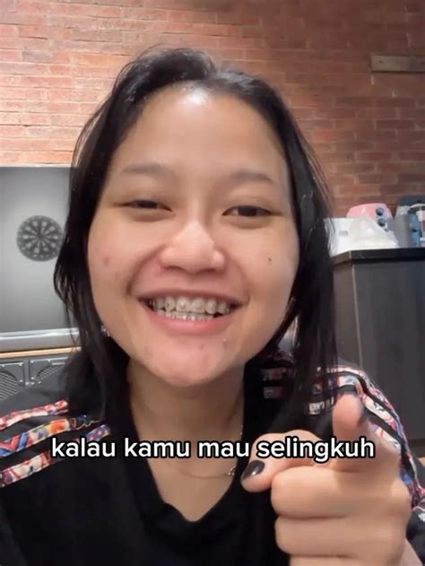 Riyuka Bunga Diduga Sindir Suami Selingkuh Lewat Lagu Singgung Aksi Main Cewek Dan Kecrekan