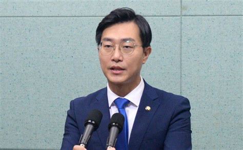 대통령실 장경태 고발에 與 “대국민사과해야” 野 “뻔뻔한 소리”