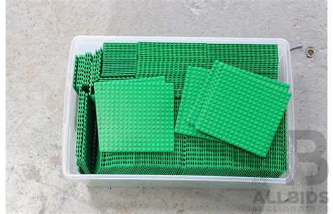 Large Quantity Lego 8 X 16 16 X - Lot 1499259 | ALLBIDS