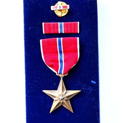 Wwii Usa Bronze Star Military Medal Luxury Plastic Case Ribbon Bar