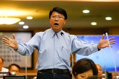 赖清德因老家违建争议几度哽咽，谢龙介酸：孟姜女哭倒万里长城才两声凤凰网