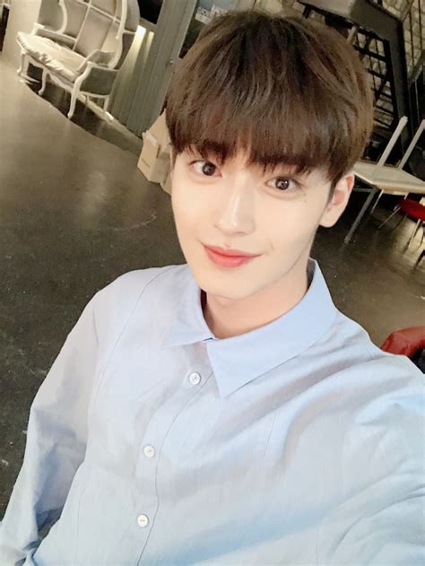 더쿠 서강준 차은우 닮은꼴 신인 남자 아이돌 