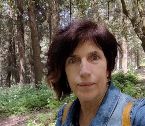 Raz ~ בקשתם קבלתם ~ הצצה אל תוך הספר 3 המספר שלי הוא שמונים ותשע ושל מירה תשעים אני