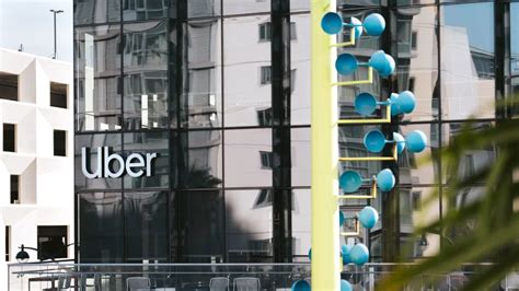 Uber And Lyft Back Away From Threat To Leave Minneapolis