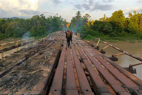 ရေဖြူမြို့နယ်၊ ဒေါက်လောက် ကျေးရွာအနီးရှိ သံကူကွန်ကရစ်ဘေလီတံတားအား Pdf အမည်ခံ အကြမ်းဖက်သမားများက
