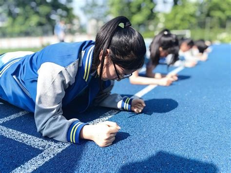 重庆市第六十四中学校第一届吉尼斯纪录运动会成功举办 中国网