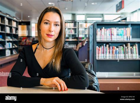 Dutch Brunette Telegraph