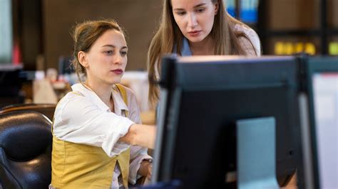 Windows 11 Taskbar Gets A New Overflow Section To Keep Your Apps