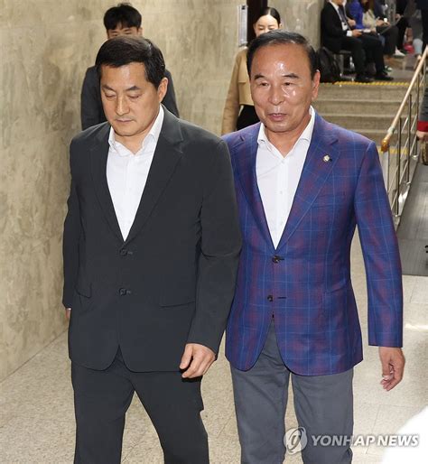 의총 참석하는 박대출 전 정책위의장 연합뉴스