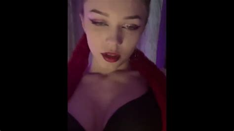 очень люблю свои сисечки особенно сжимать и массировать