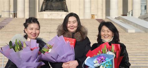 Амжилтын буухиа үргэлжилсээр… Оюунлаг сургууль