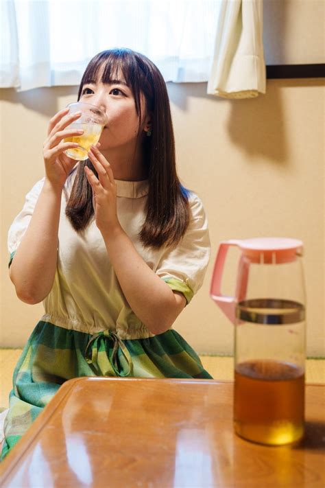 甘栗もなか on Twitter 夏の終わりに麦茶でもどうぞ