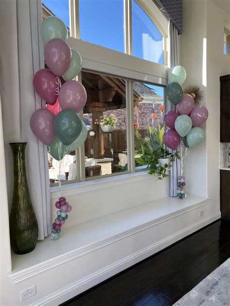 Small Helium Bunch Small Helium Bunch Custom Balloon Bouquets