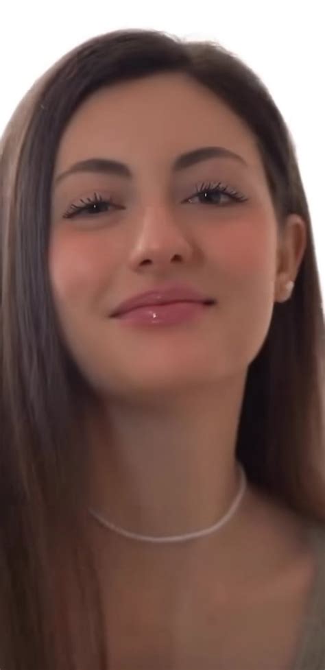 Who Is This Beautiful Babe 1454527 Answered ›