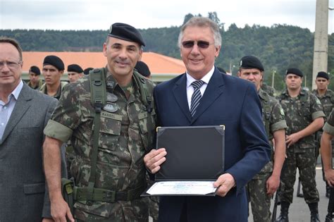 Secretário executivo da ADR Mafra é agraciado o diploma de Amigo do Regimento Agência de